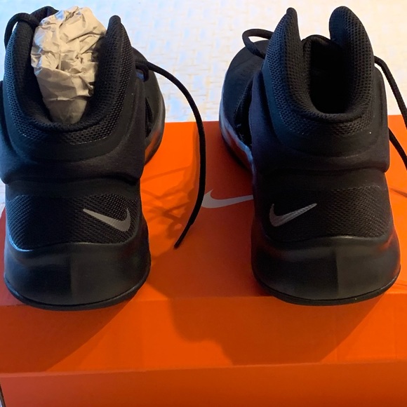 Nike | Shoes | Nib Nike Air Versatile Iv Nbk | Poshmark